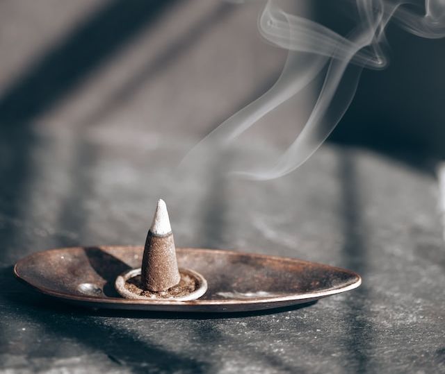 The Ultimate Guide To Incense - Uses, Benefits, Risks & History